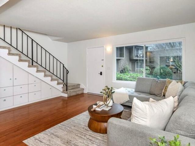 Casa Buena Dr Apt,corte Madera, Condo For Sale