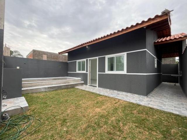 Casa bairro gaivotas em Itanhaém sendo nova e com piscina