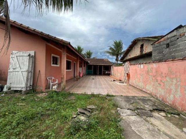 Casa bairro Nova em Itanhaém rua calçada lote inteiro