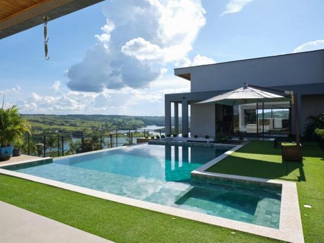 Casa beira lago em Alto Padrão, Condomínio, Corumbá IV em Alexânia
