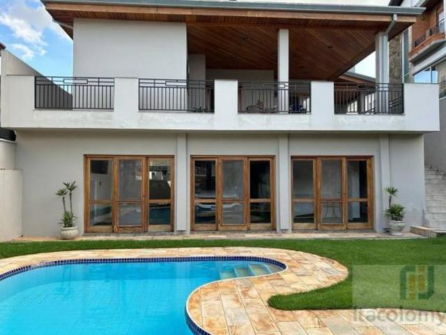 Casa belíssima à venda no Residencial Alphaville 11