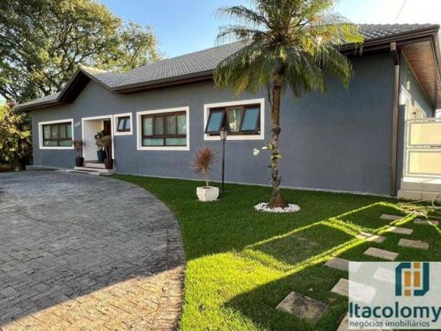 Casa belíssima à venda no Residencial Alphaville 12