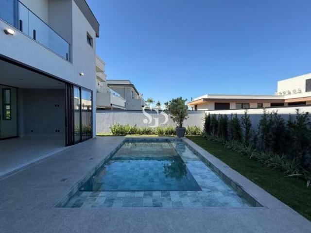 CASA BELÍSSIMA À VENDA EM CONDOMÍNIO NA REGIÃO DO ALPHAVILLE CAMPINAS