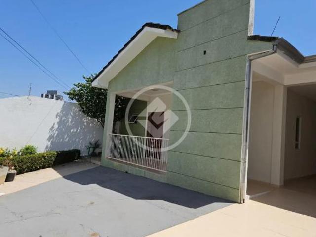 casa belíssima de alto padrão região comercial Jd Cuiabá