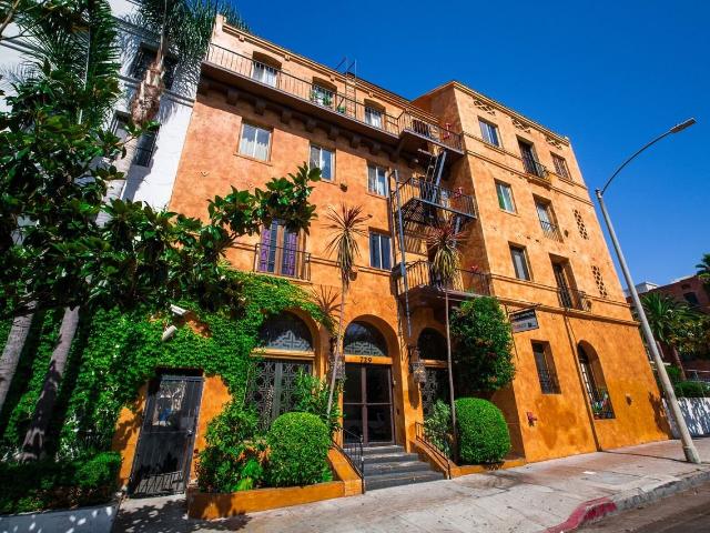Casa Bella & Plaza Cordova Studio Apartment for Rent at 729 729 735 S St Andrews Pl, Los Angeles, CA 90005 Wilshire Center Koreatown