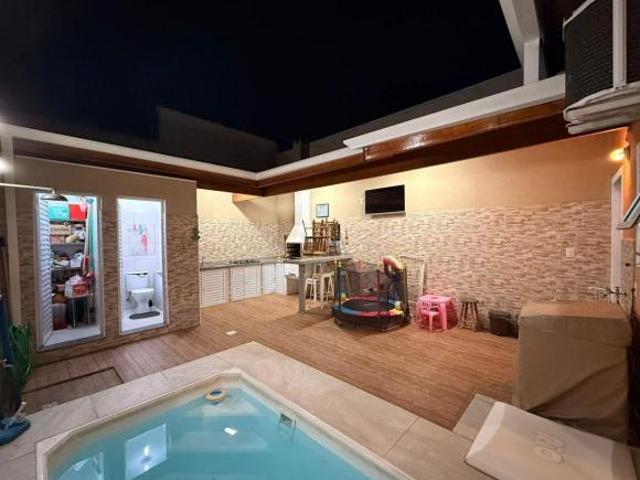 Casa Bella 2 dormitorios com pisicna e churrasqueira privativa Jardim Marcondes Jacareí SP