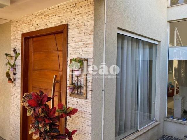 Casa bem cuidada, 03 dormitórios, suite e piscina Jardim Paiquerê, Valinhos/SP