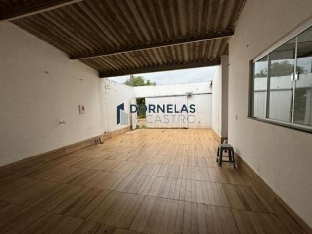 CASA BEM DE FRENTE AS QUADRAS NOVAS DO GUARÁ II QE 50 e QE 54. OPORTUNIDADE, POIS NAQUELA LOCALIZAÇÃ