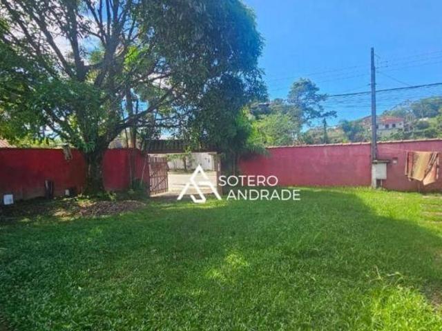 Casa bem localizada na praia Massaguaçu