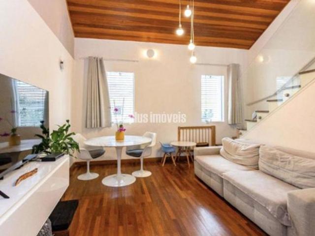 Casa bem localizada, no Jardim América