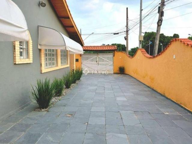 CASA BEM LOCALIZADA À VENDA EM BERTIOGA!