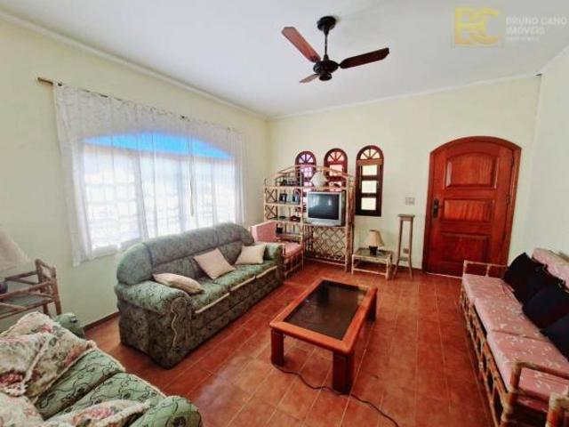Casa bem localizada com 5 dormitórios à venda Stella Maris Peruíbe/SP