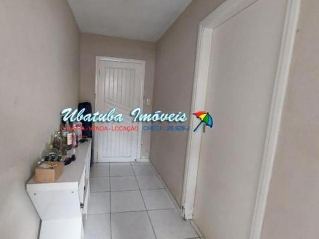 casa bem localizada com 03 dormitórios no centro