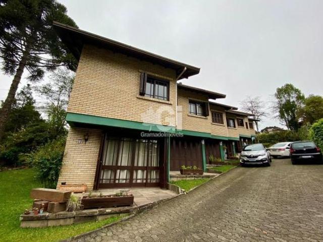 CASA BEM LOCALIZADA EM CANELA