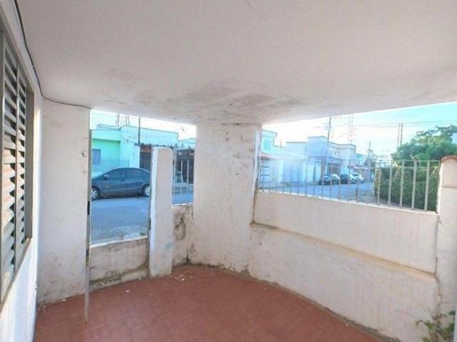 Casa bem localizada para reforma – aceita permuta e entrada facilitada