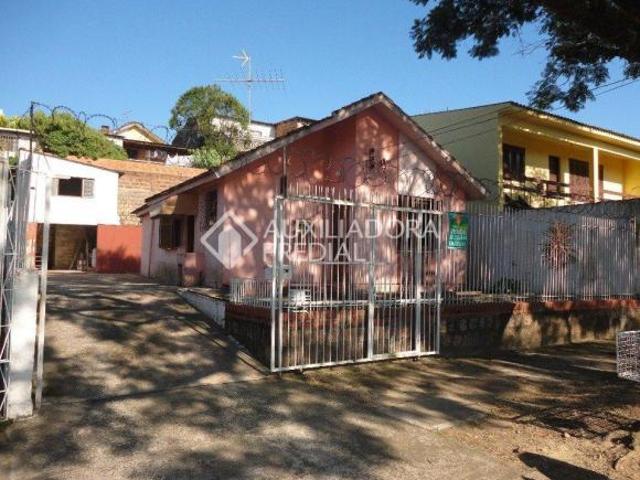 Casa bem localizada !