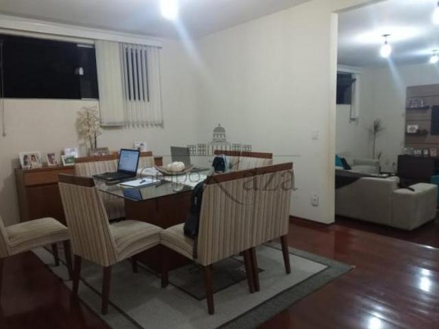 Casa Bosque dos Eucaliptos 3 Dormitórios 210m²