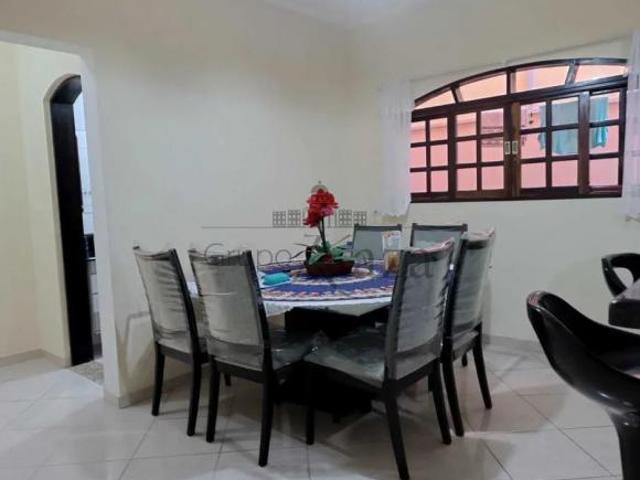 Casa Bosque dos Ypês 3 Dormitórios 180m²