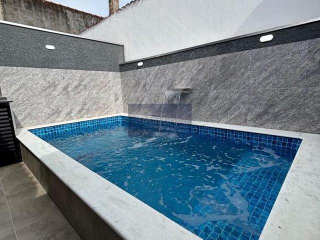 Casa à venda em Itanhaém SP, Bopiranga: 2 quartos, 1 suíte, 70m² de área!