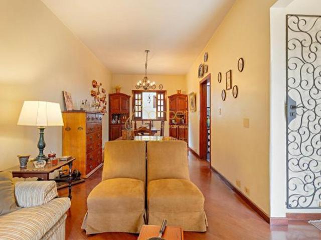 CASA BROOKLIN COM 3 QUARTOS 1 SUÍTE 2 VAGAS SEGURANÇA NA RUA