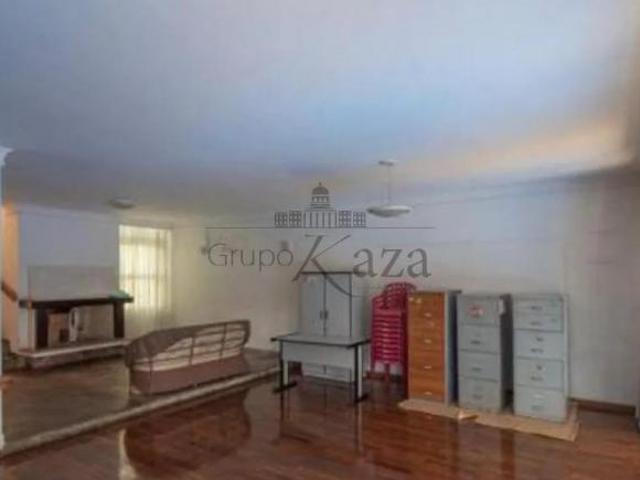 Casa Brooklin Paulista 4 Dormitórios 375m²