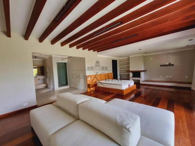 Casa Brooklin Paulista 4 Dormitórios 370m²