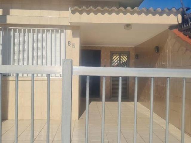 CASA c/2 bons qtos, suíte, prox praia só $ 395 mil