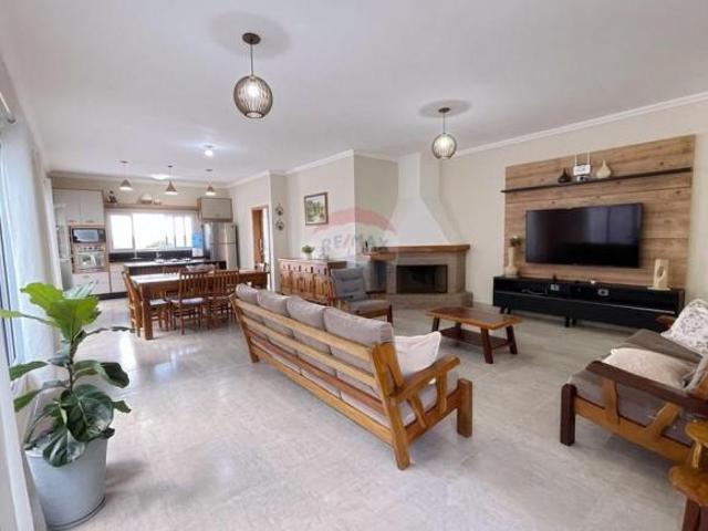 Casa c/ 3 dorm e piscina, à venda, 255m2 por R$ 1.190.000,00 Jardim dos Pinheiros Atibaia/SP