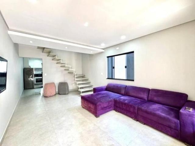 CASA c/ 3 Dorm sendo 1 SUÍTE, 2 VAGAS, 160 m² de área útil. BAIRRO: AVIAÇÃO