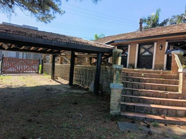 Casa c/ 3 quartos, suite e 3 vagas e quintal e espaço gourmet à ven