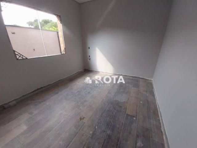 Casa com 3 quartos 2 suítes + piscina