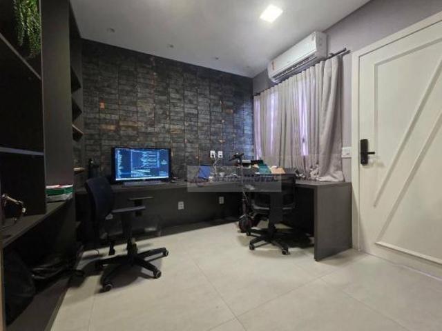 Casa c/ 3 suítes Condomínio San Francisco Village à venda, 157 m² por R$ 980.000 Village Flamboyan