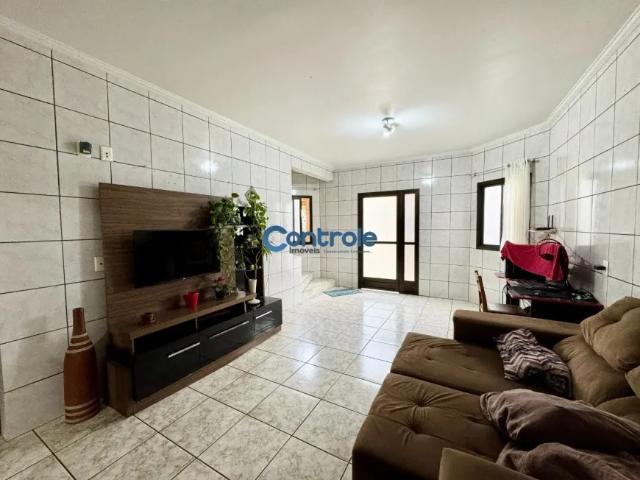 Casa c/ 06 Dormitórios Serraria, São José /SC