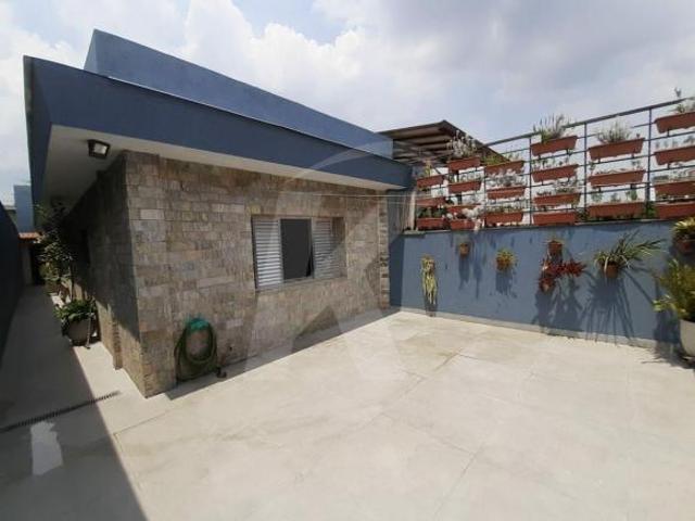 Casa c/ 180 m2 de área construída, toda reformada, 3 quartos, amplo quintal e 3 vagas na Vila Mazzei