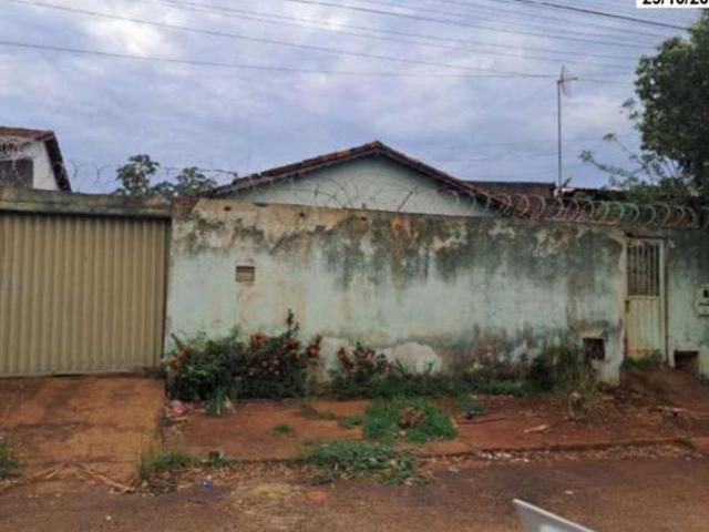 Casa c/ 360m² a.t. em Itumbiara/GO
