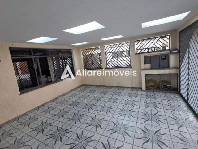 Casa c/ 5 quartos, 1 suíte e 2 vagas, 207m², à venda, no bairro Mooca, por 870.000,00