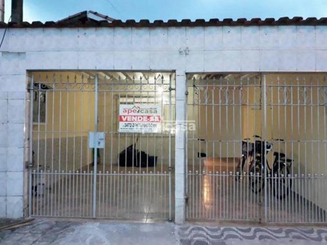 Casa c/ Edícula