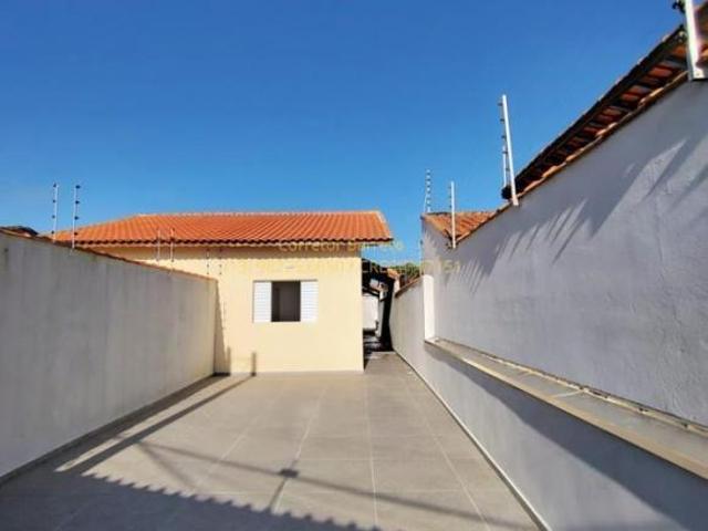 CASA C/ PISCINA Á VENDA Á 500m DO MAR EM ITANHAÉM