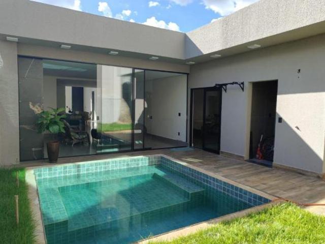 Casa c/ Piscina Alpha Park | 3 Suítes | 4 Vagas | Guará II