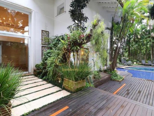 Casa c/ projeto de João Armentano e paisagismo de Gilberto Elkis