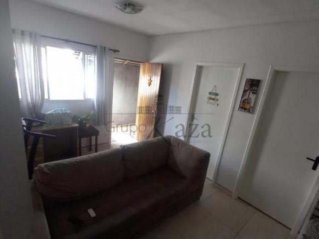 Casa Campo dos Alemães 3 Dormitórios 90m²