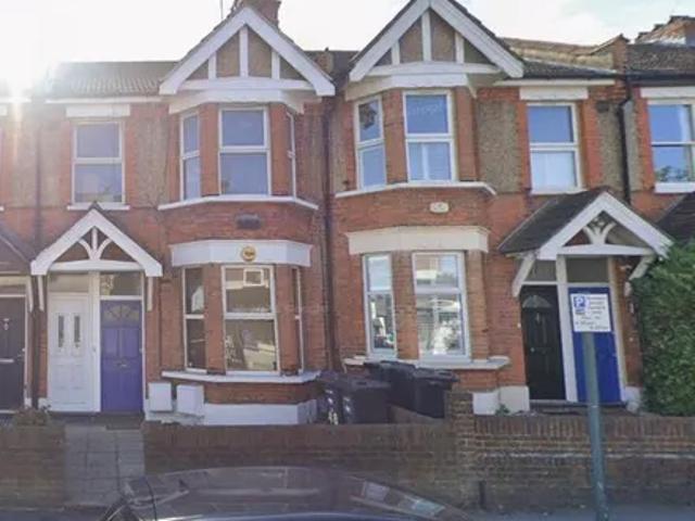 Casa Castelo, 49 George Lane, London, E18 1LP, United Kingdom | 2 bed house for rent #167396313 | Rentberry