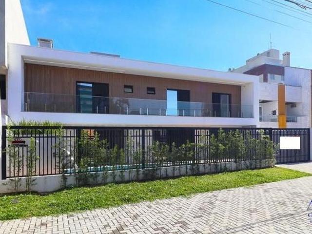 CASA CENTRAL COM INCRÍVEL PISCINA E 4 SUÍTES, REGIÃO CENTRAL DE GUARATUBA