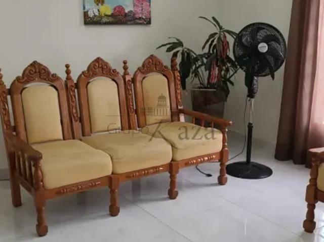 Casa Centro de Jacareí 6 Dormitórios 315m²