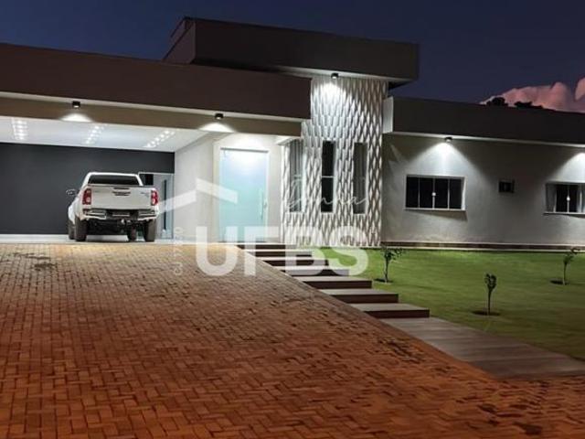 Casa Chácara à venda no Condomínio Estância do Bosque, 3 suítes, 2 vagas cobertas, área privativa de