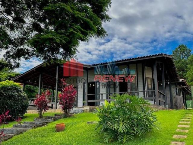 Casa Charmosa no Condomínio Vila Hípica I