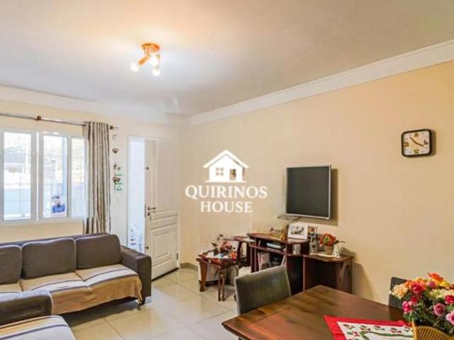 Casa charmosa com 2 suítes, varanda e quintal na Vila Polopoli, próxima à USP e Raposo Shopping