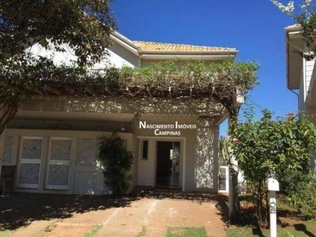 Casa Charmosa com 3 Dormitórios sendo 1 Suíte, 180 m² à Venda por R$ 1.240.000