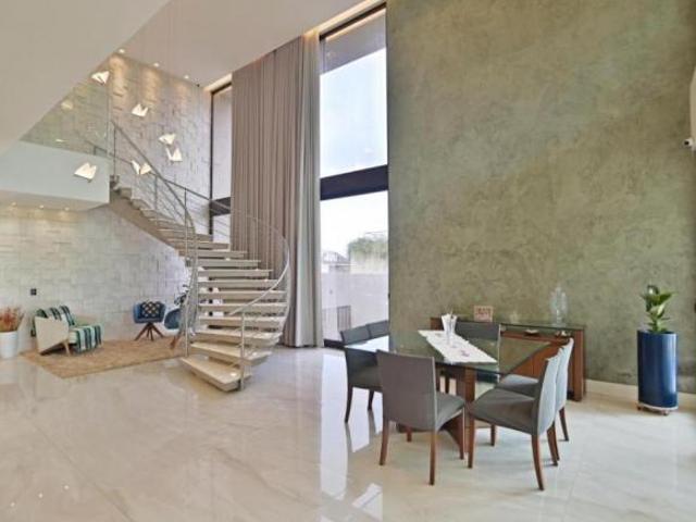 Casa Charmosa com Grande Potencial