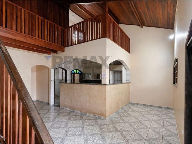Casa Charmosa em Peruíbe: Aluguel Perfeito!